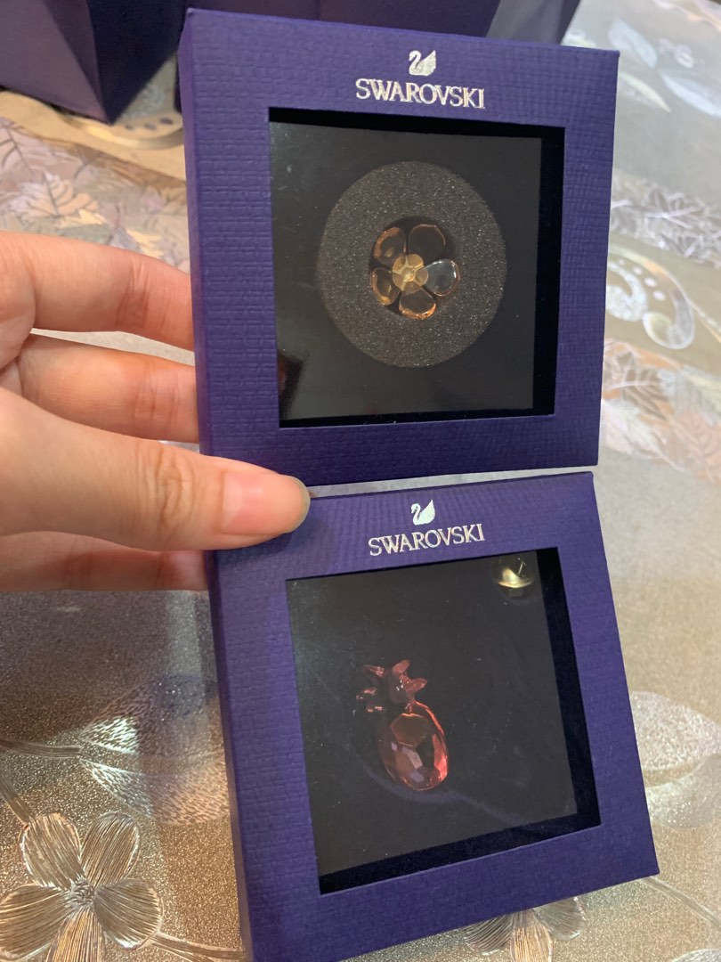 Swarovski Magnet Charm/ Pin, Women's Fashion, Jewelry & Organisers ...