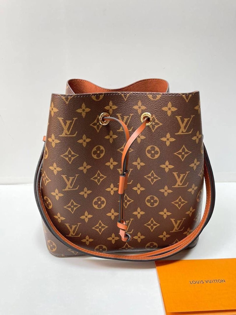Tas LV, Barang Mewah, Tas & Dompet di Carousell