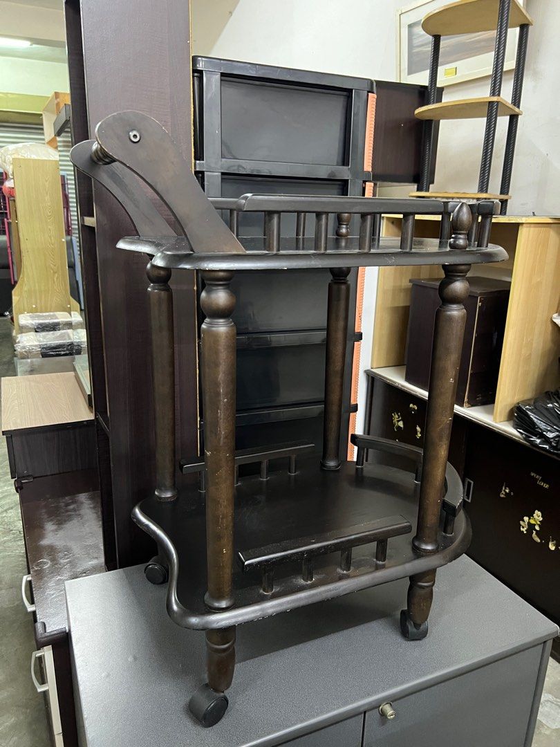 Tempat letak barang / trolley, Furniture & Home Living, Furniture ...