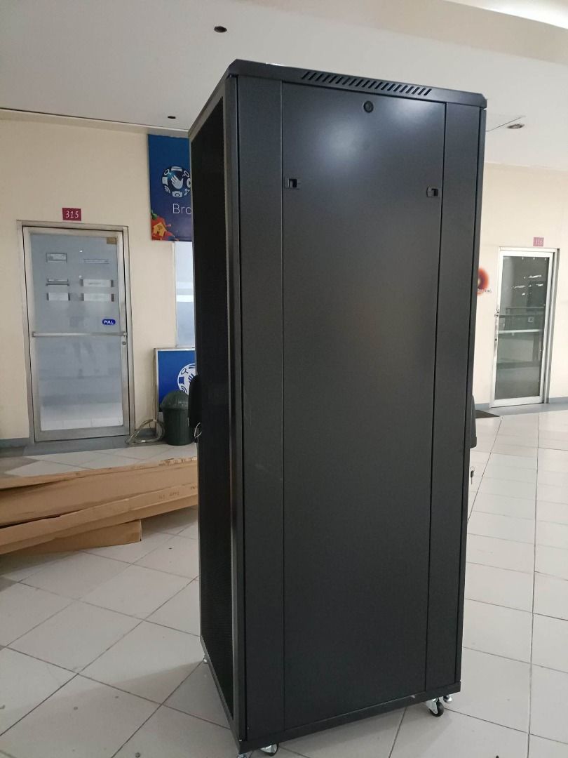 Tuffrack 42U Free Standing Data Cabinet W=600x D=800x H=7FT, Computers ...