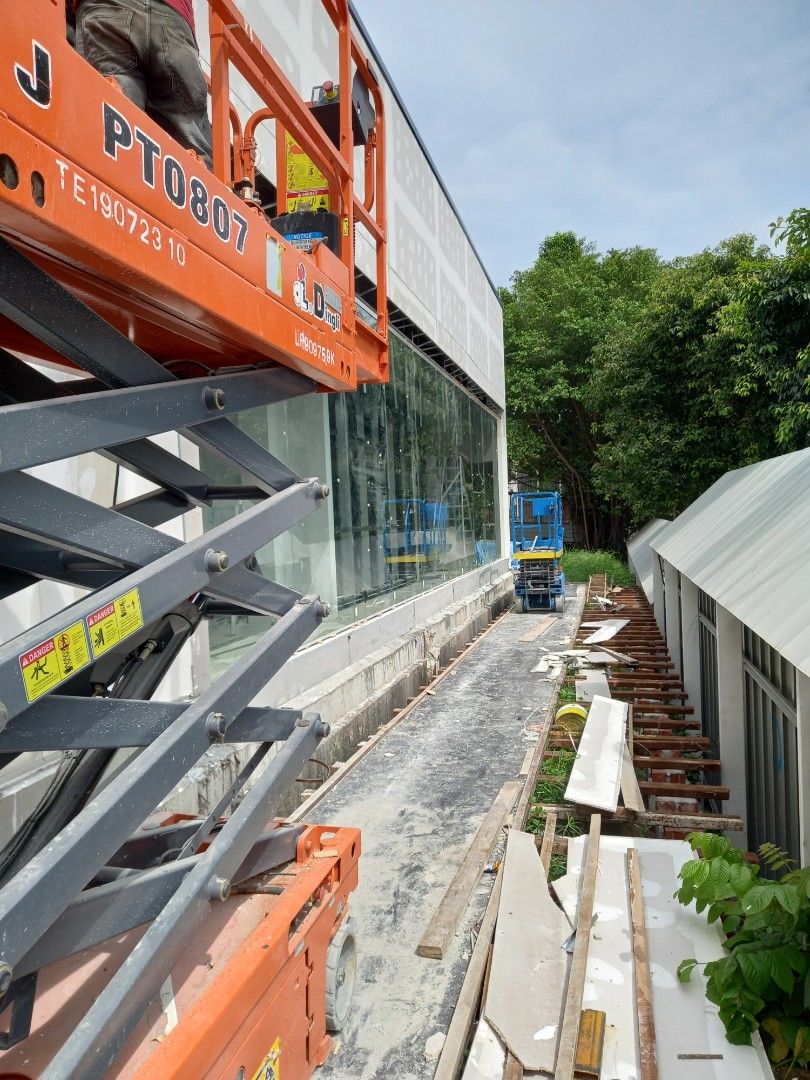 Work for aluminum dor window, Announcements on Carousell