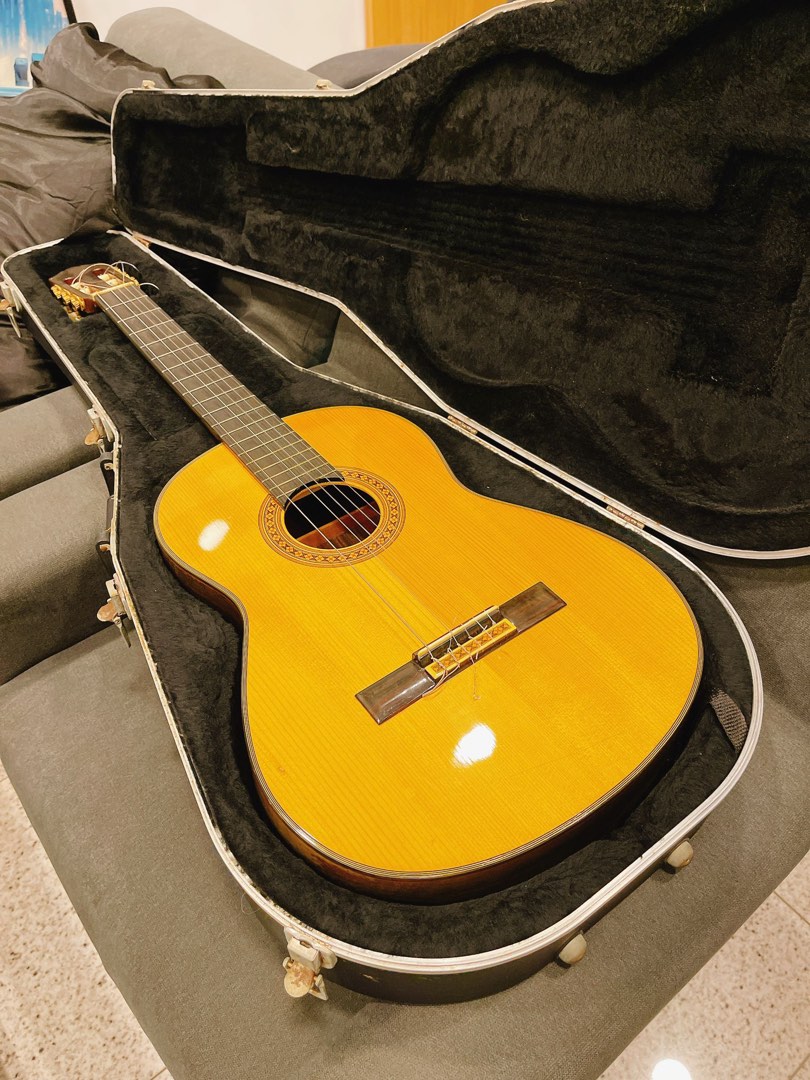 30 Years Vintage Grand Concert Guitar, Hobbies & Toys, Music & Media ...