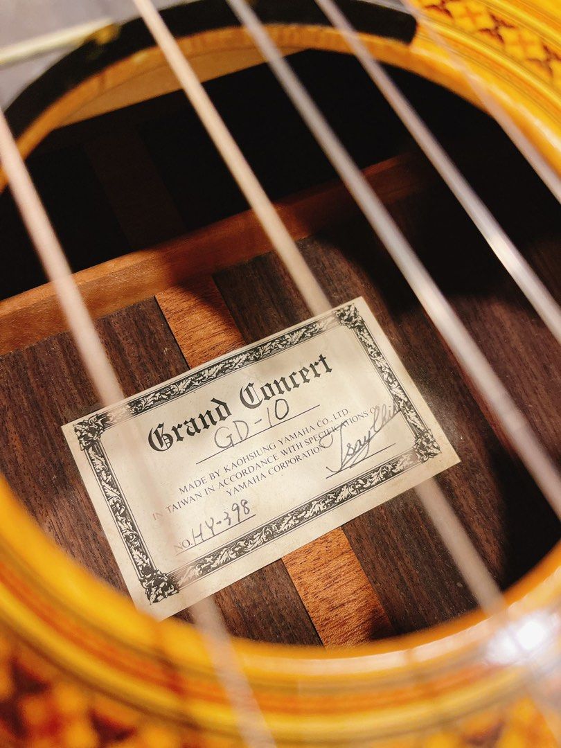 30 Years Vintage Grand Concert Guitar, Hobbies & Toys, Music & Media ...