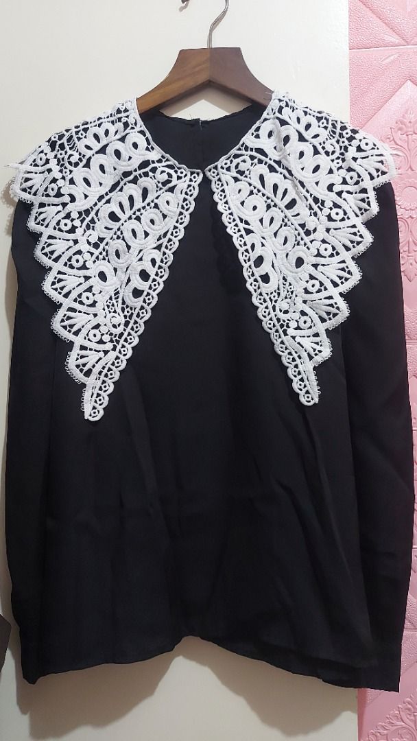 Blusang itim, Women's Fashion, Tops, Blouses on Carousell
