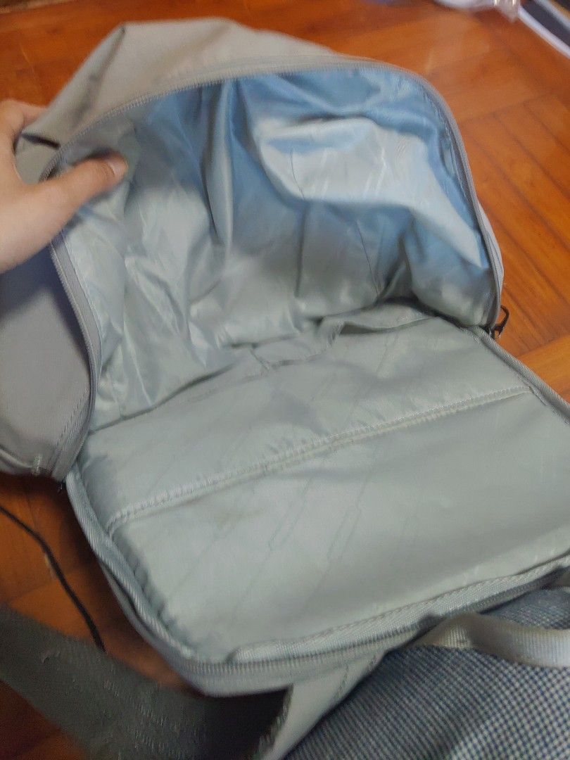 CAT laptop bag, 電腦＆科技, 電腦周邊及配件, 手提電腦袋 - Carousell