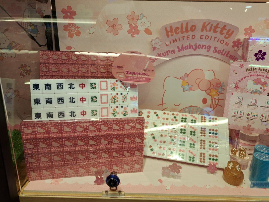 Cow Play Cow Moo Hello kitty Mahjong Set BNIB, Hobbies & Toys, Toys ...