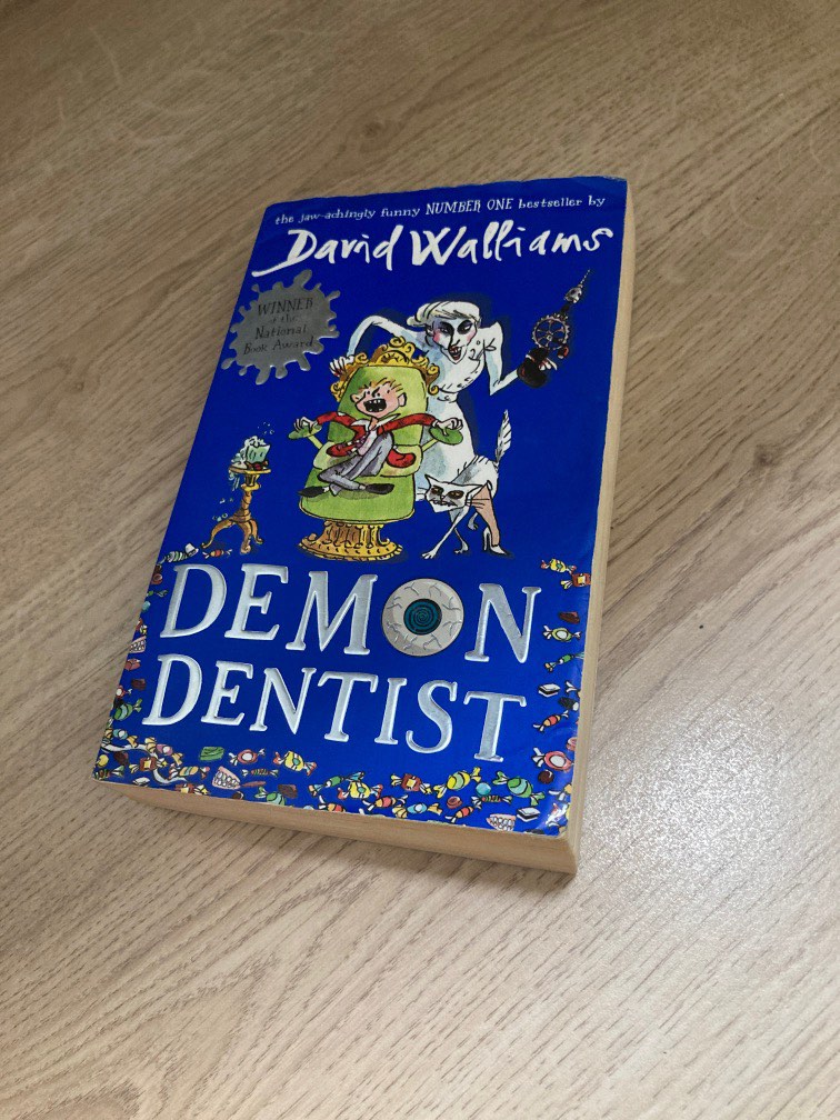 Demon dentist, 興趣及遊戲, 書本 & 文具, 小說 & 故事書 - Carousell