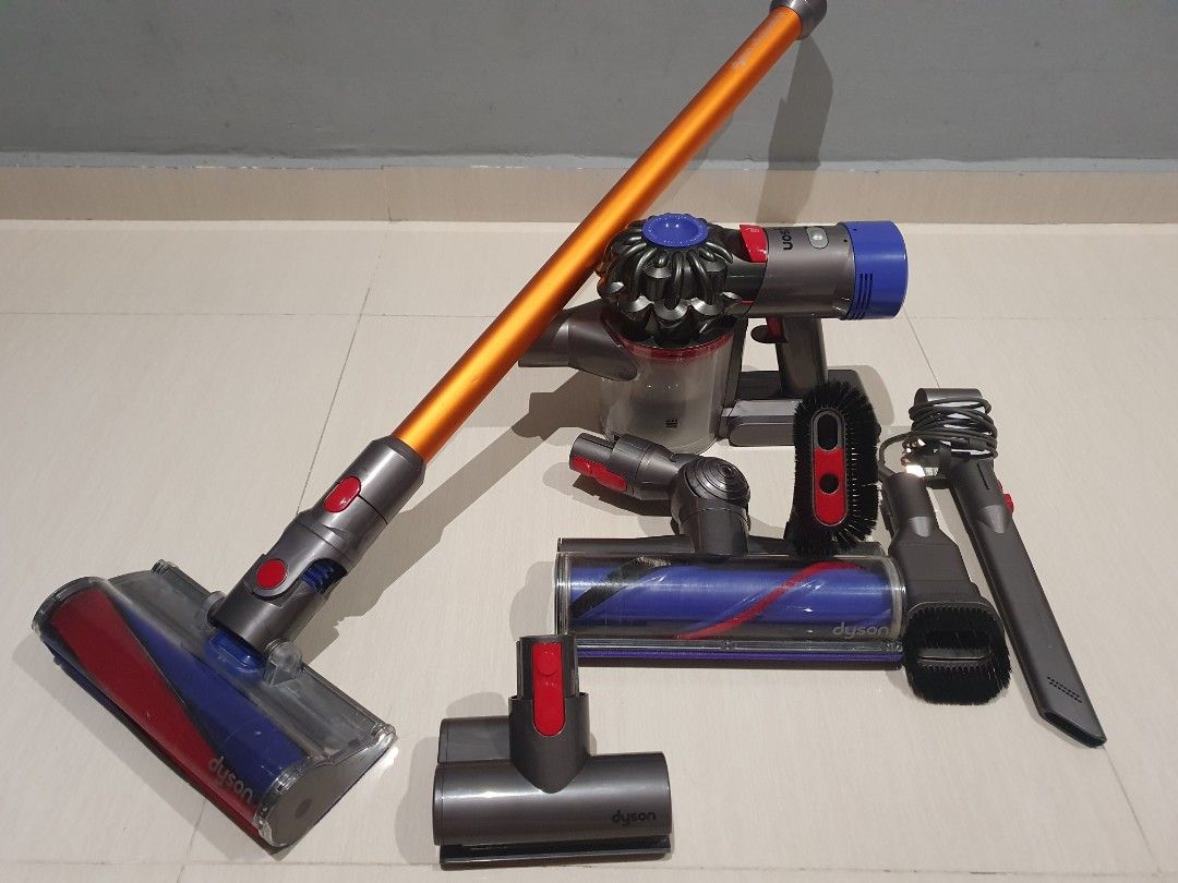 Dyson v8 absolute cordless Vacuum cleaner, TV & Home Appliances, Vacuum ...