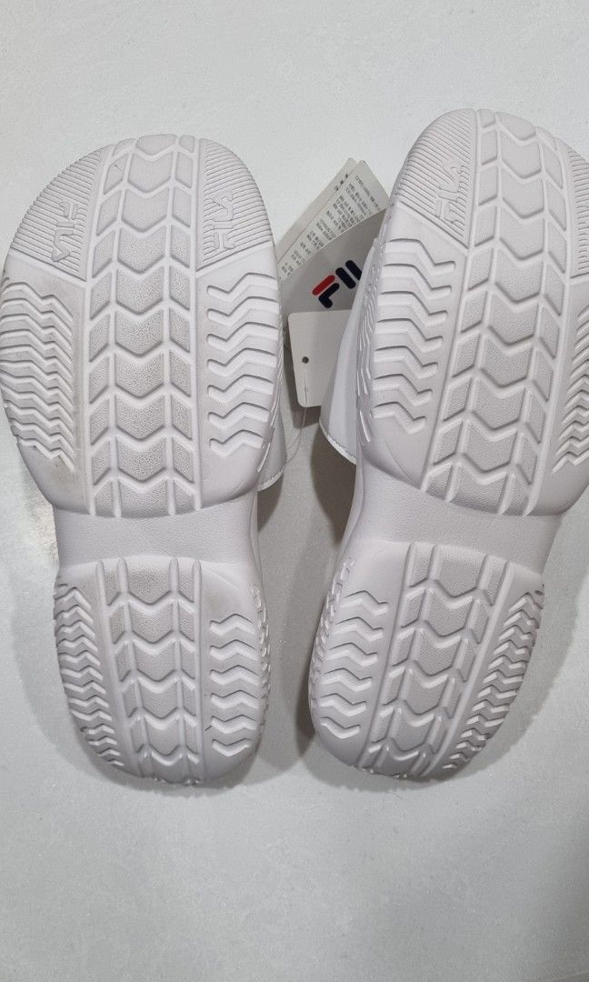 Fila Taper (Slides), Men's Fashion, Footwear, Flipflops and Slides on ...