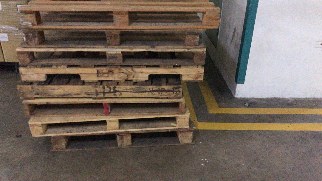 Free Wooden Pallets, Furniture & Home Living, Home Improvement ...