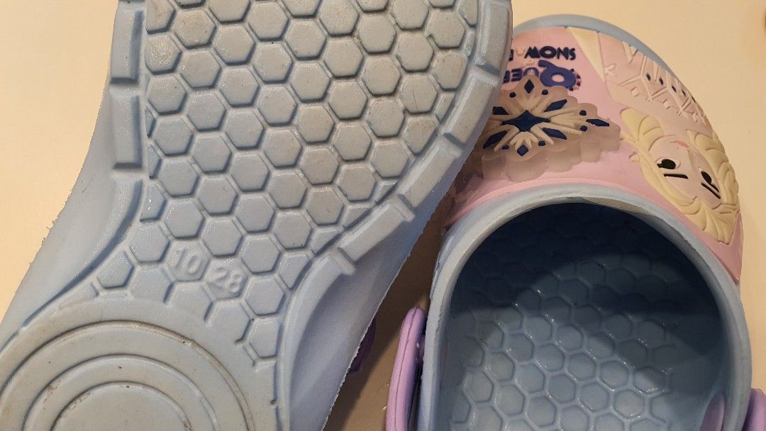 FROZEN X BATA Girls Water Clogs / Crocs by Disney [Lights Up!], Babies ...