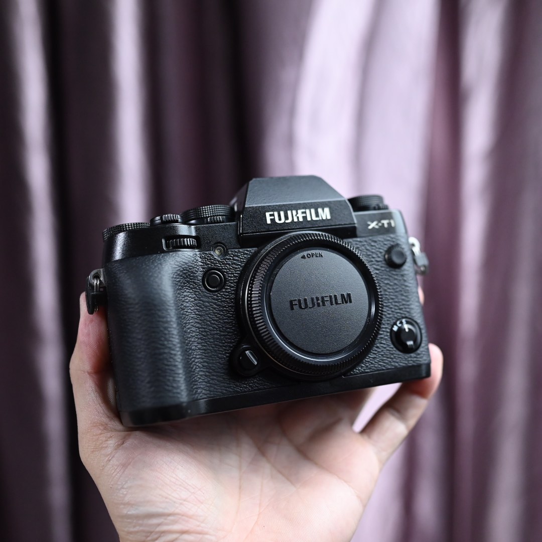 Fujifilm X-T1 Body (SC2K), Photography, Cameras on Carousell