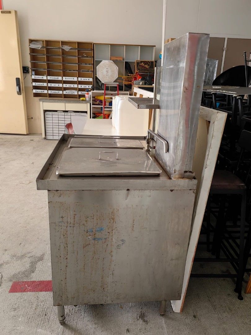 GAS NOODLE COUNTER 3 HOLES AND 1 SOUP COMPARTMENT STAINLESS STEEL USED ...