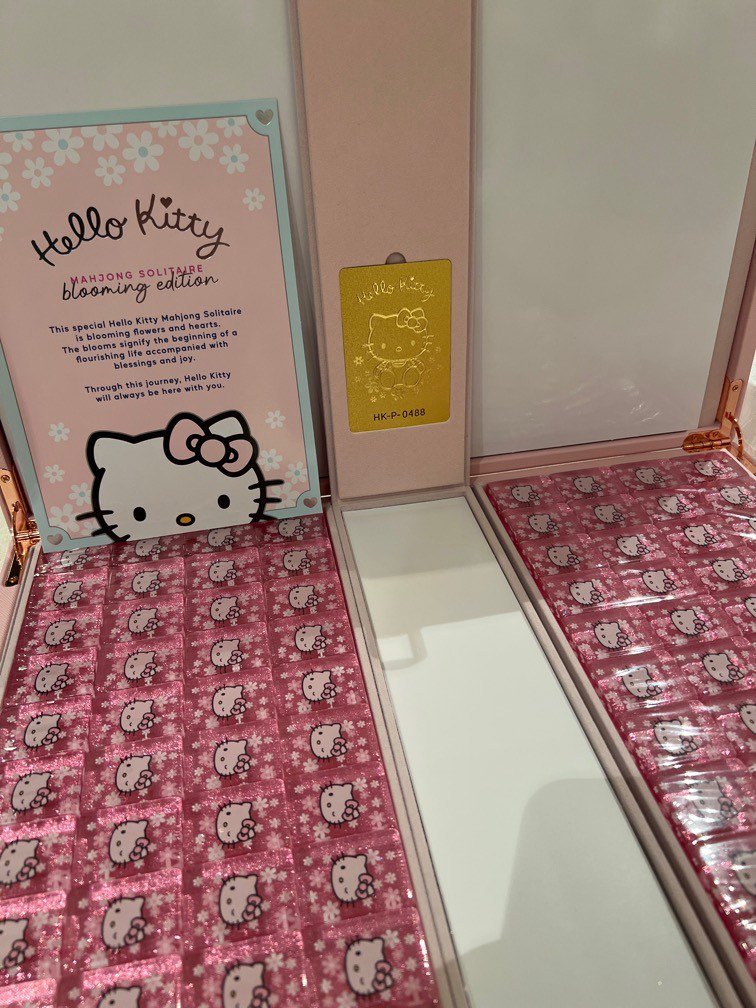 Hello Kitty Solitaire mahjong set (NTUC) - Pink edition, Hobbies & Toys ...