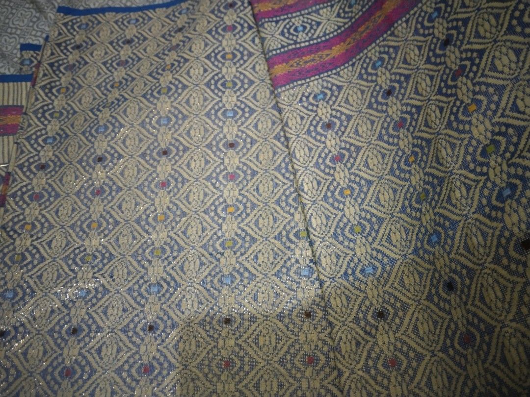 Kain Tenun dan selendang Kalimantan Bagus, Fesyen Wanita, Pakaian Wanita, Bawahan di Carousell