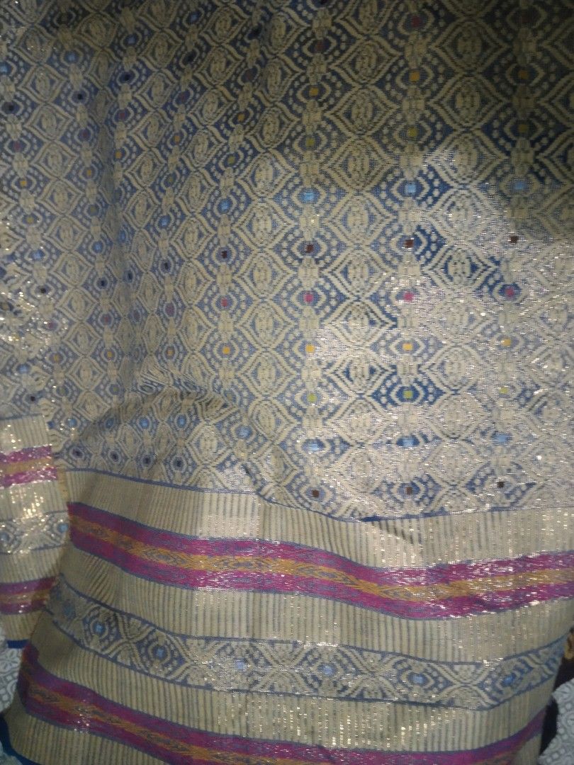 Kain Tenun dan selendang Kalimantan Bagus, Fesyen Wanita, Pakaian Wanita, Bawahan di Carousell