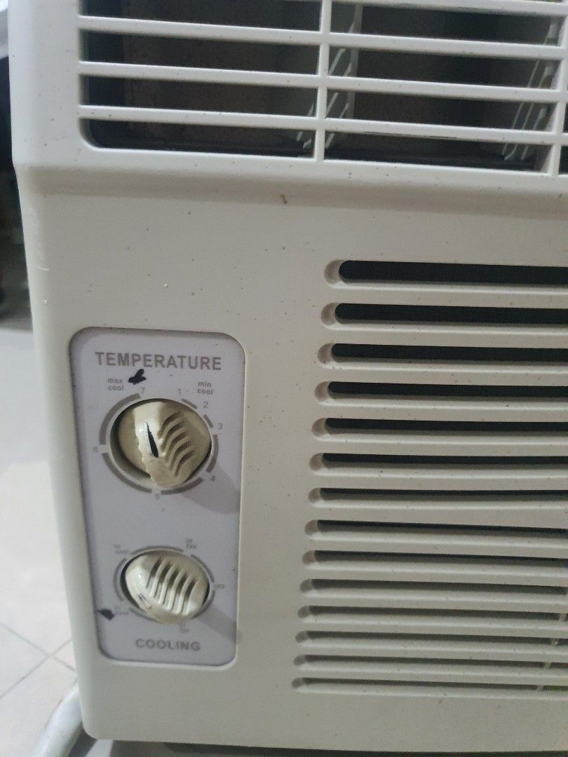 Kelvinator Aircon (Window Type) 0.5HP, TV & Home Appliances, Air ...
