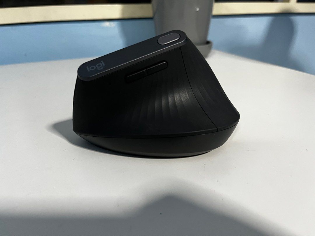 Logitech Mx Vertical Computers Tech Parts Accessories Mouse Mousepads On Carousell