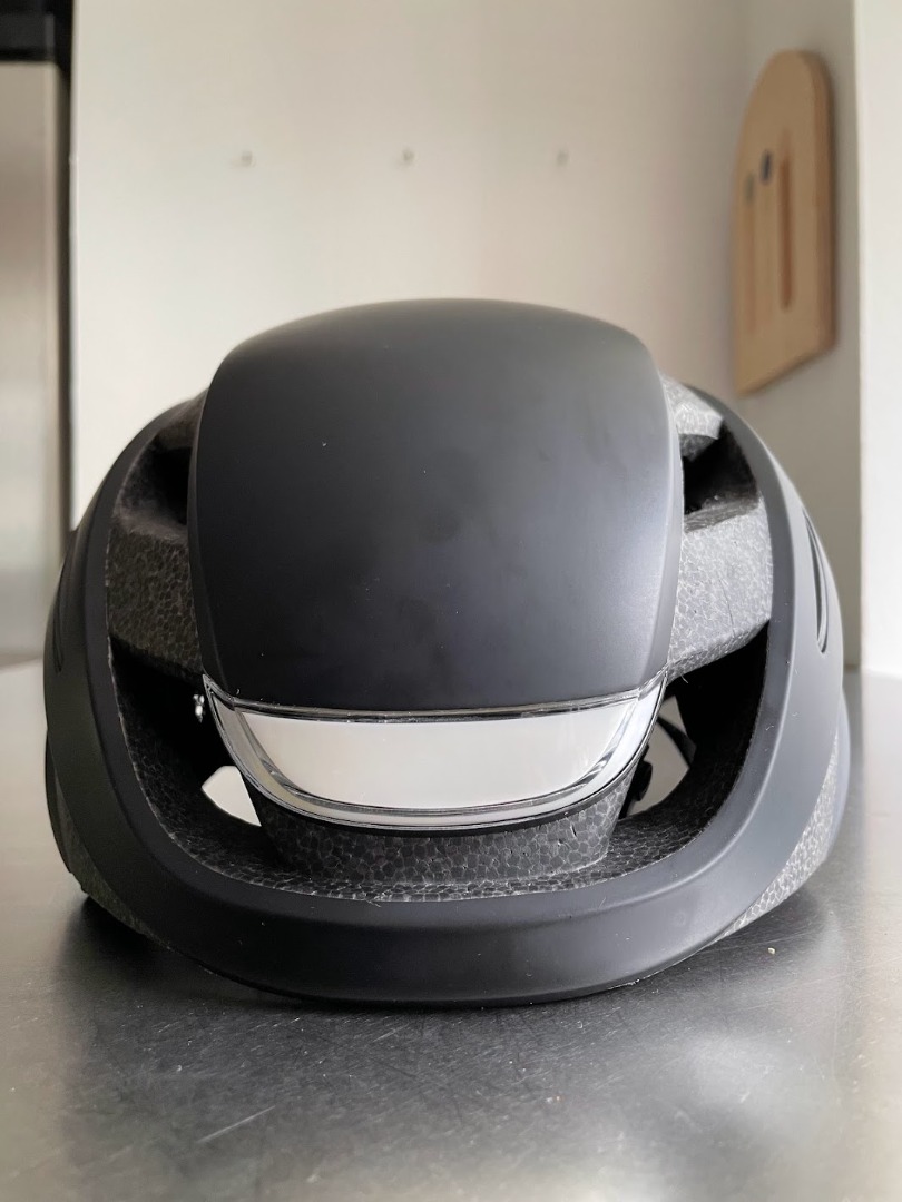 Lumos Ultra Helmut with MIPS protective layer and Lumos Remote Lite ...