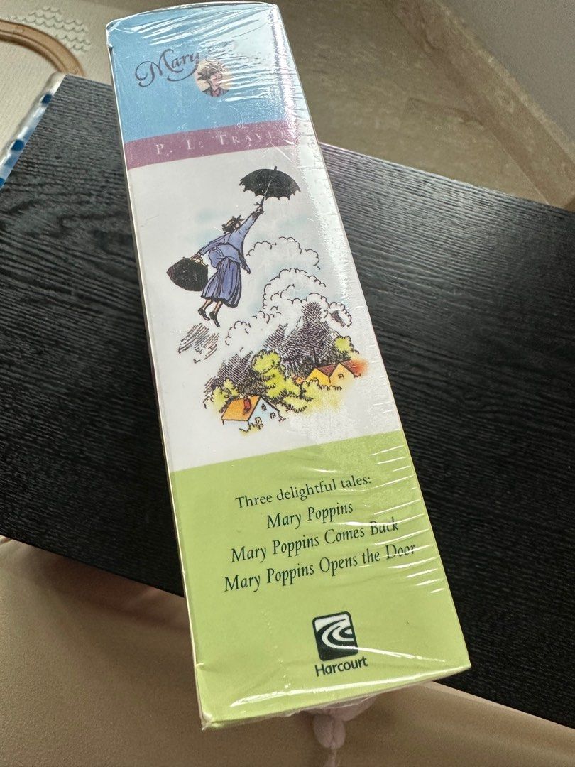 Mary poppins boxed set, Hobbies & Toys, Books & Magazines, Fiction ...