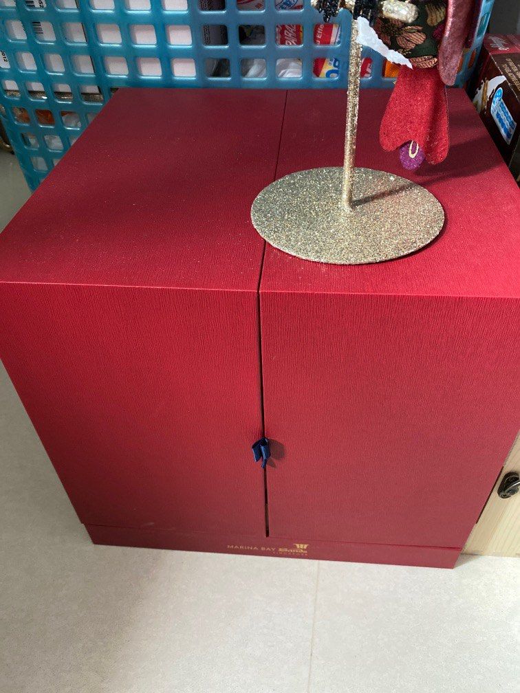 Marina Bay Sands MBS Mooncake box, Furniture & Home Living, Home ...