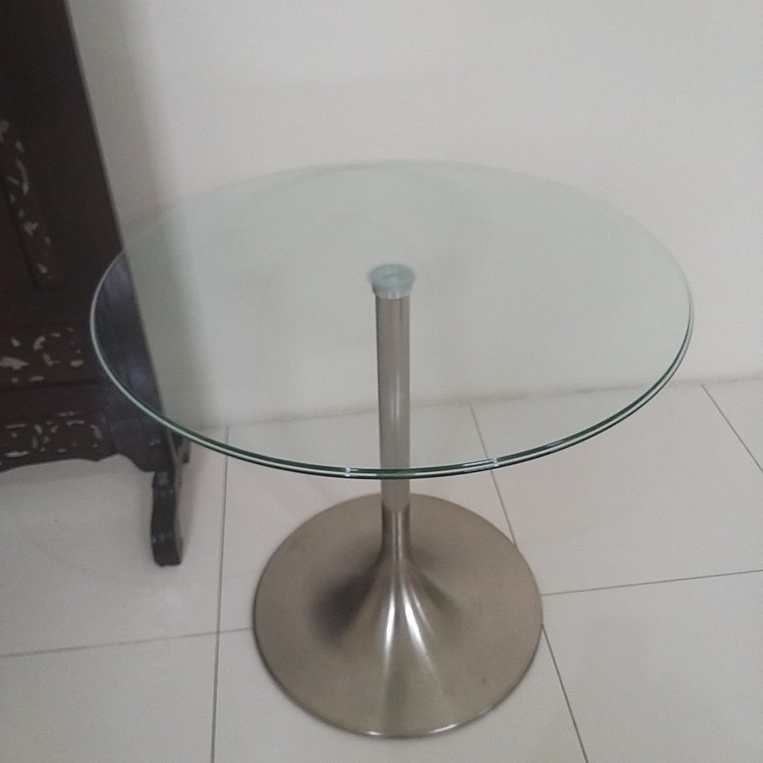 Meja Kaca Bulat, Perabotan Rumah di Carousell