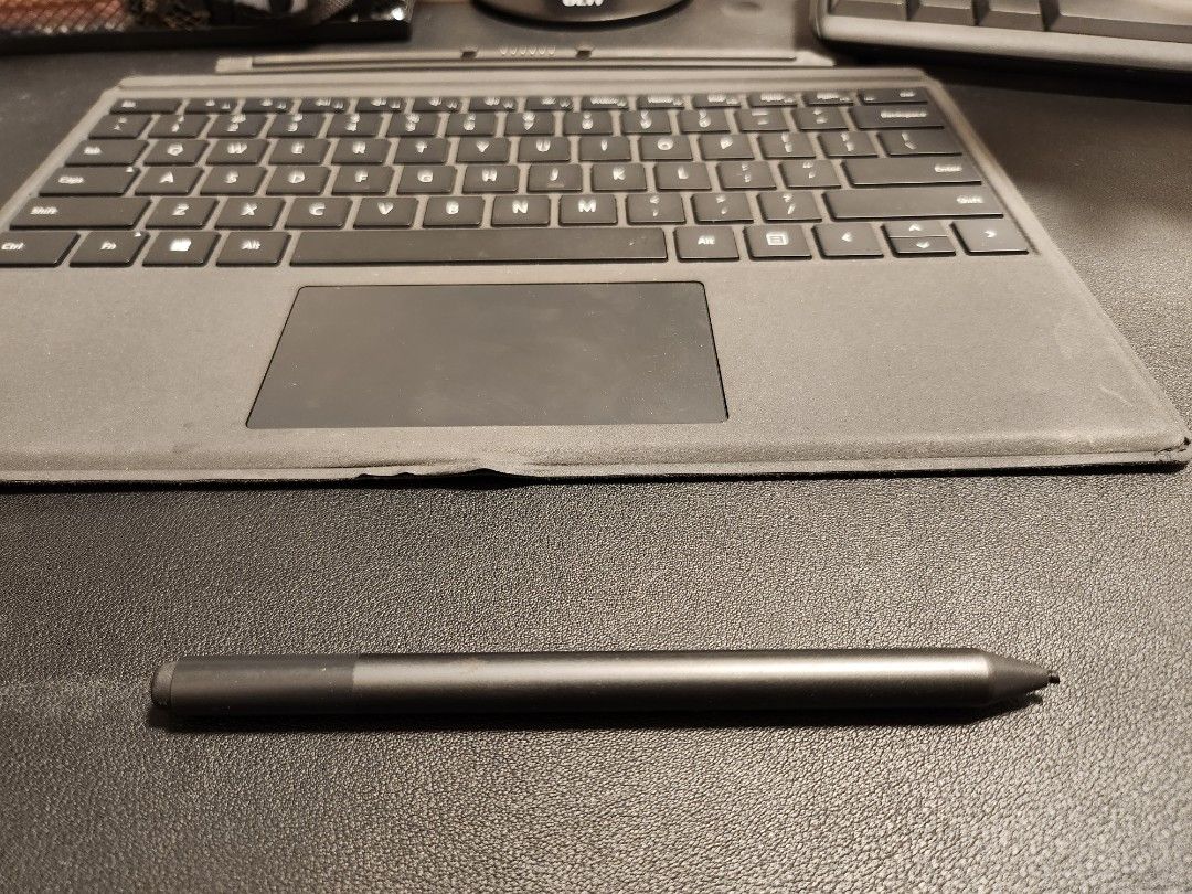 Microsoft Surface Pro Accessories (Type Cover Keyboard and Pen/Stylus ...
