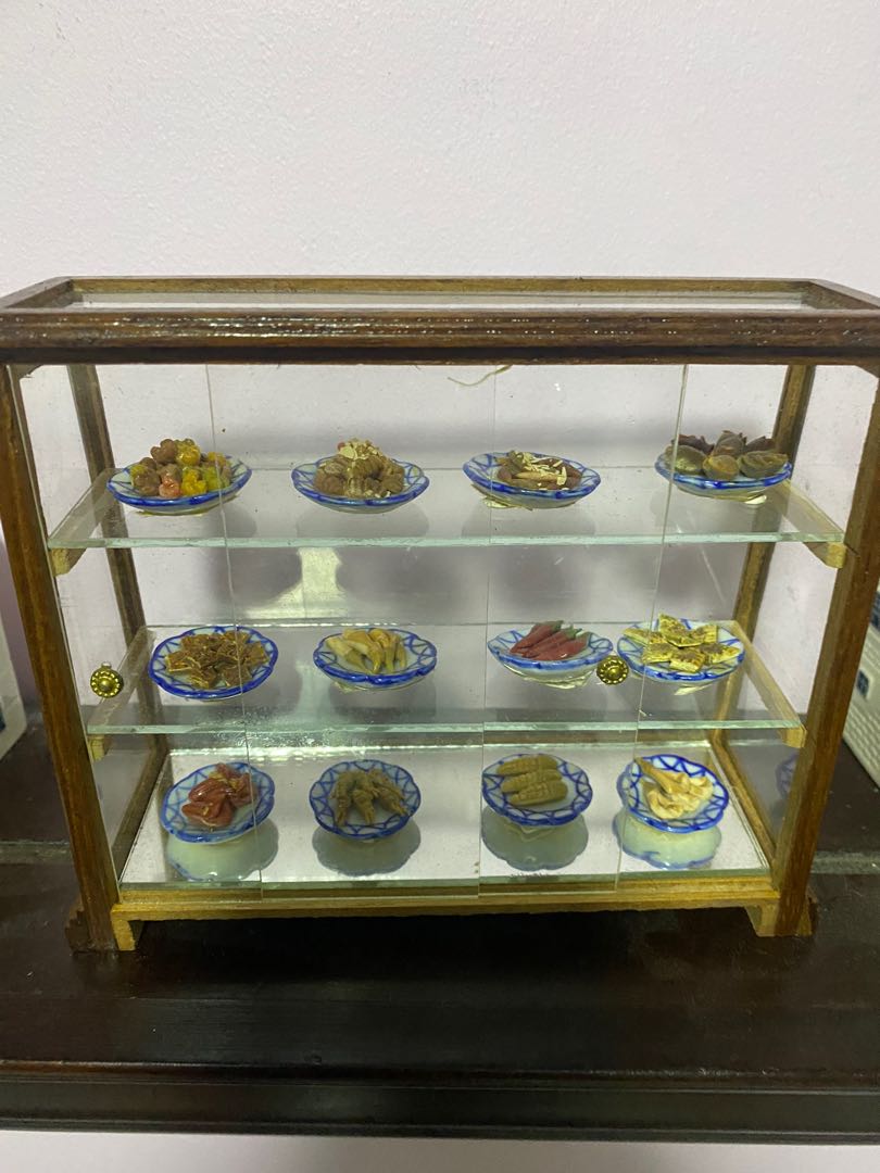 Miniature food display cabinet with 12 miniature dishes, Hobbies & Toys ...