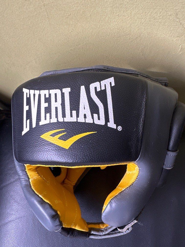 Mint Everlast Boxing Headgear Head guard, Sports Equipment, Other ...