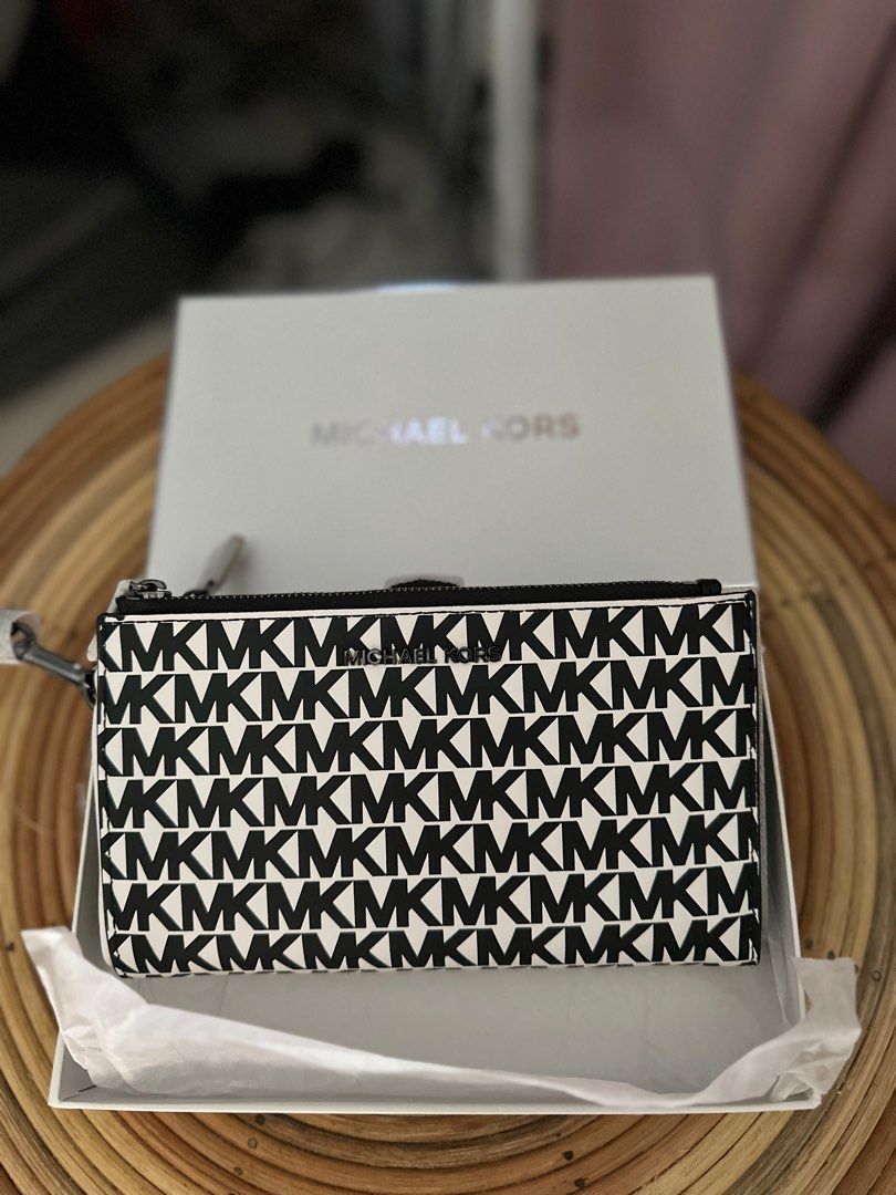 MK original wallet BNEW, Luxury, Bags & Wallets on Carousell