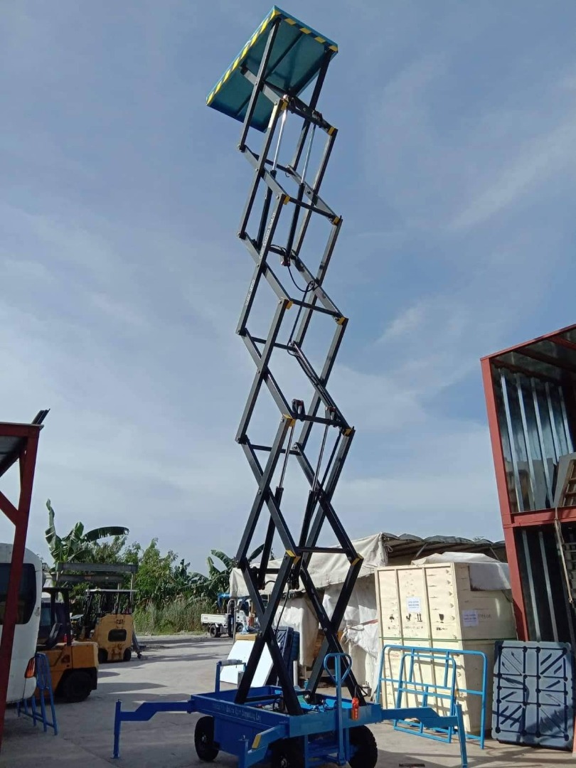 Mobile scissor lift 14 meters 500 KG 4 Batteries, Overload Alarm, Solid ...