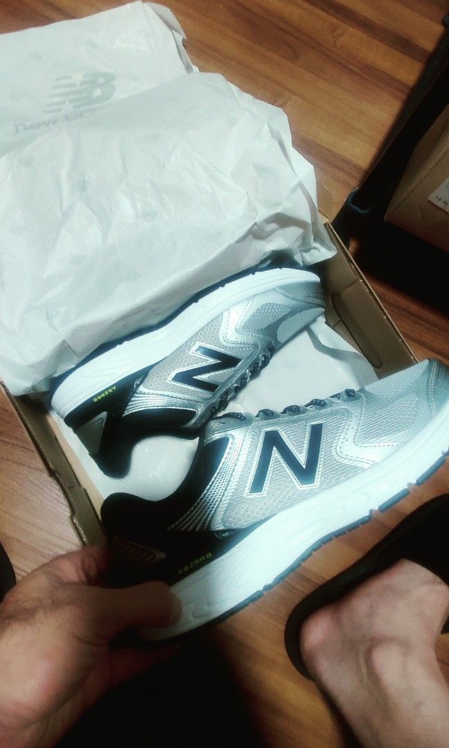 New balance basic Running, Men's Fashion, Footwear, Sneakers on Carousell