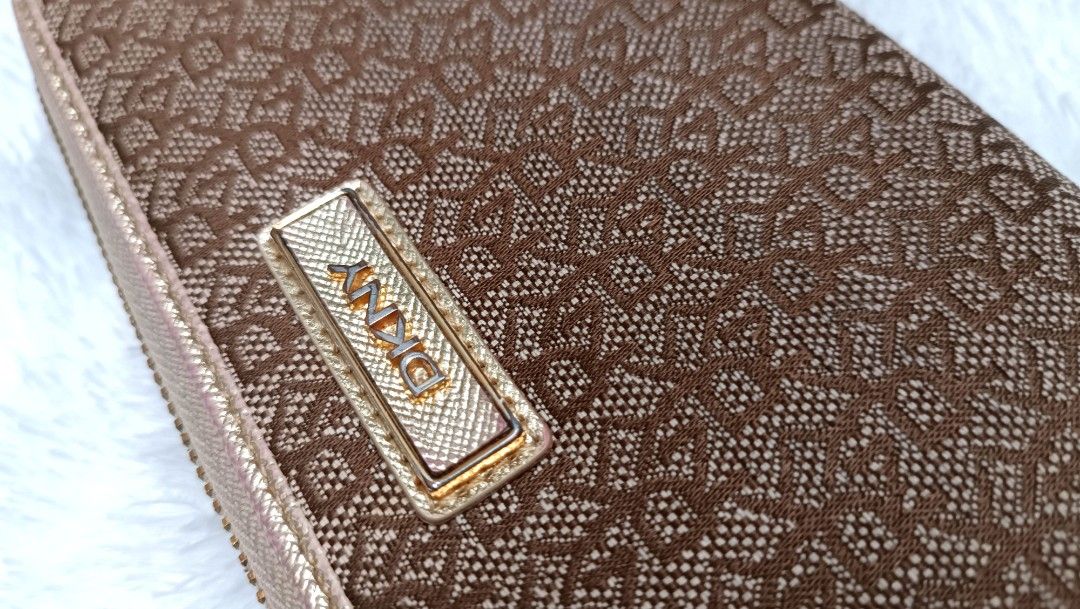 Original DKNY Signature Long Wallet, Barang Mewah, Tas & Dompet di ...