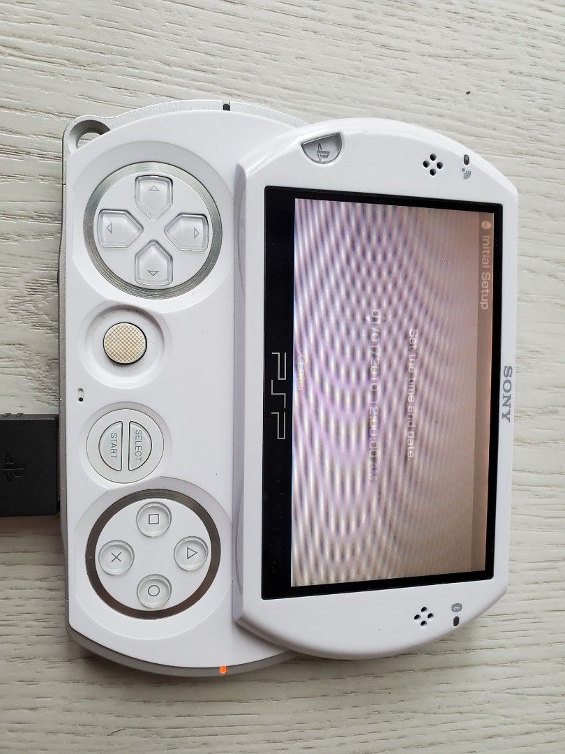 Psp Go white, Video Gaming, Video Game Consoles, PlayStation on Carousell