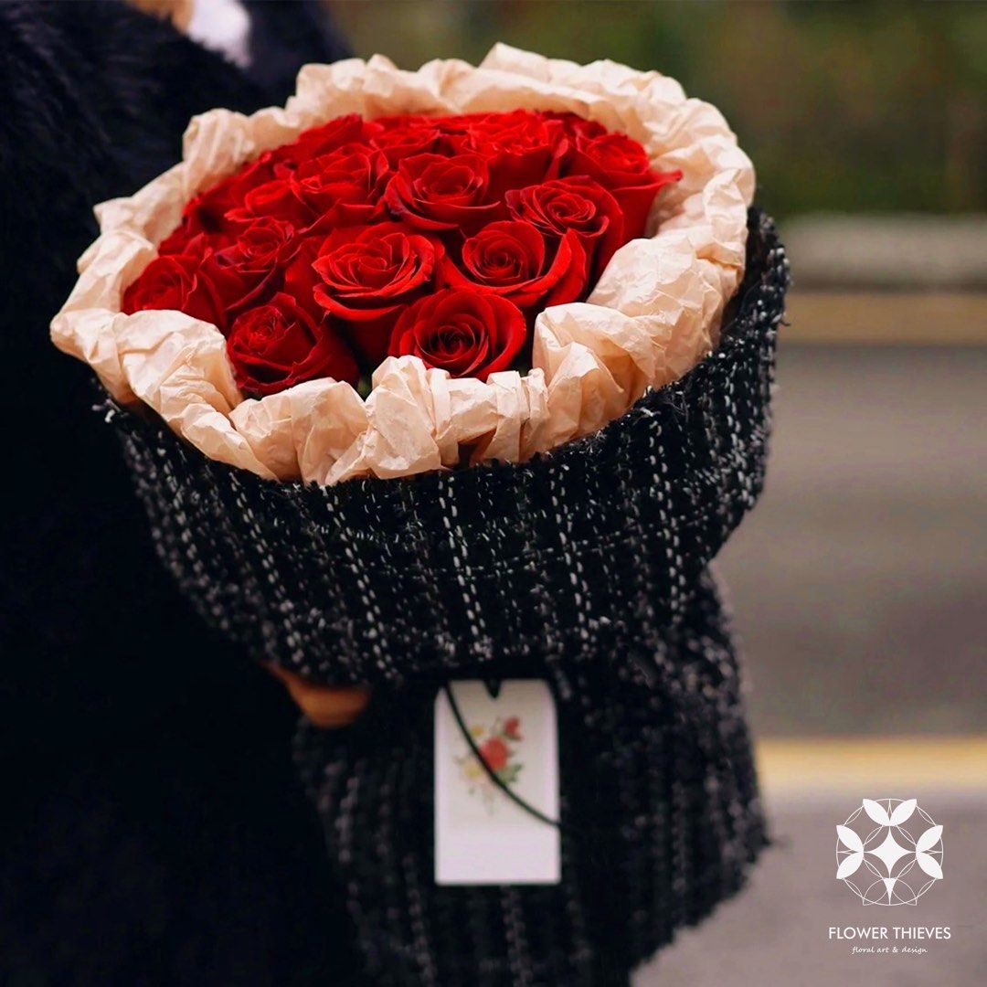 [Valentine’s Day] Chanel Tweed Flower Bouquet | Fresh Red Roses Bouquet ...
