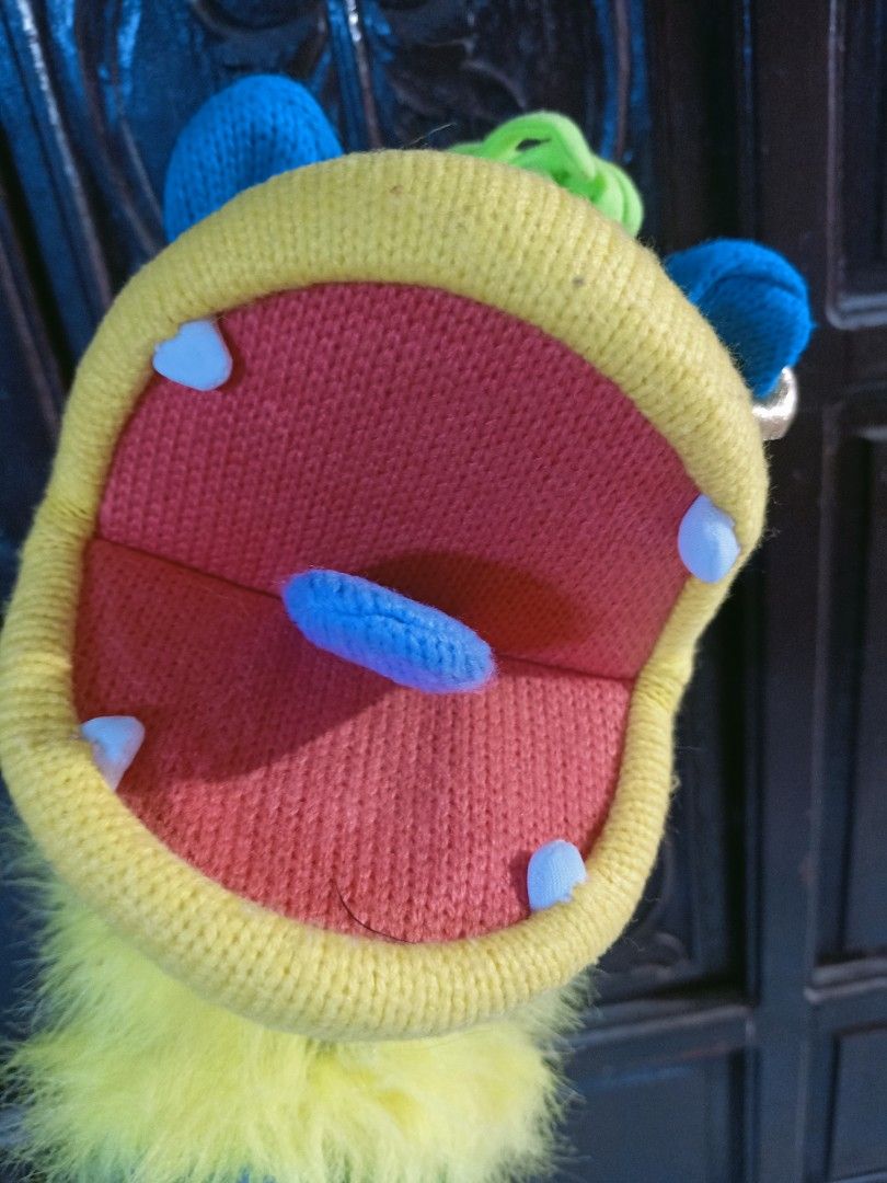 WACKY SNAKE HAND PUPPET, Hobbies & Toys, Toys & Games on Carousell