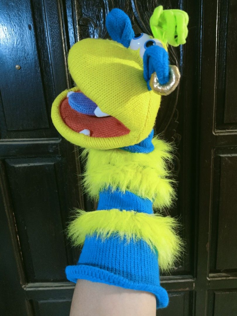 WACKY SNAKE HAND PUPPET, Hobbies & Toys, Toys & Games on Carousell