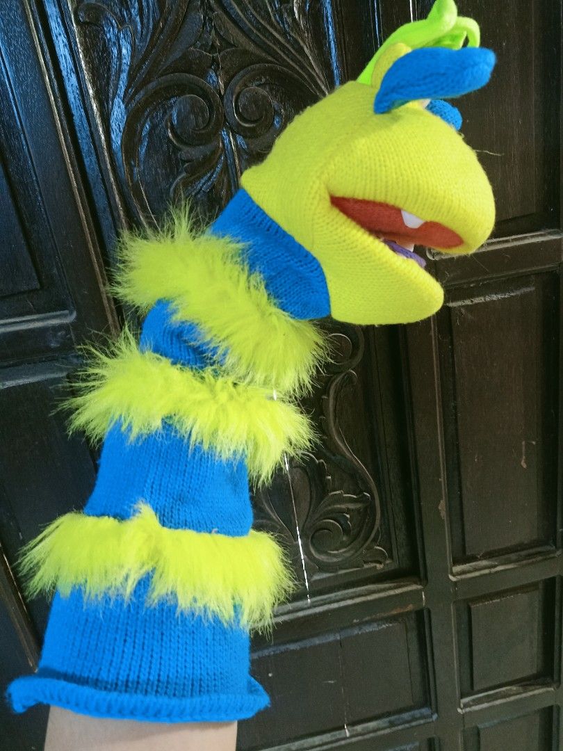 WACKY SNAKE HAND PUPPET, Hobbies & Toys, Toys & Games on Carousell