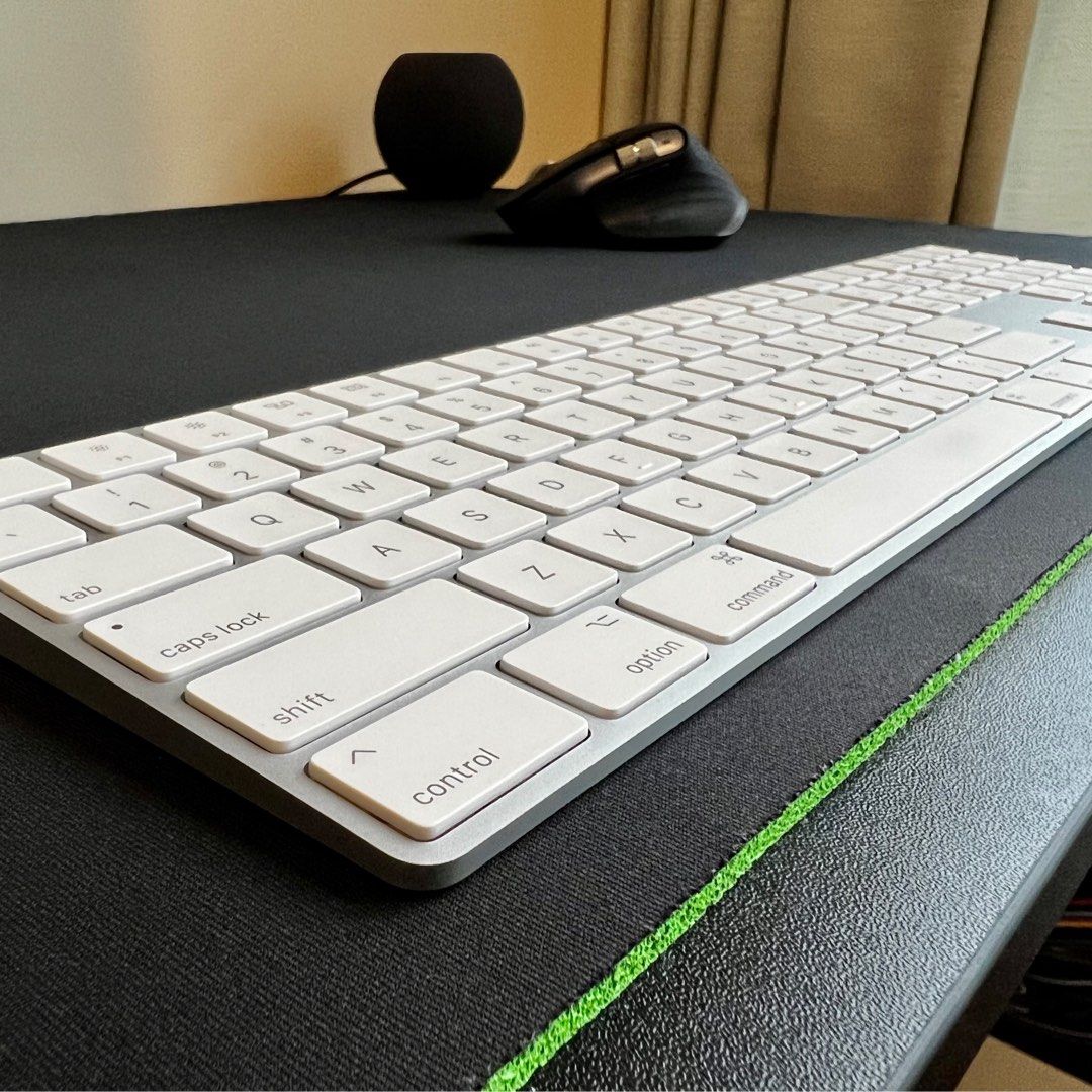 White Apple Magic Keyboard with Numeric Keys - US, Computers & Tech ...