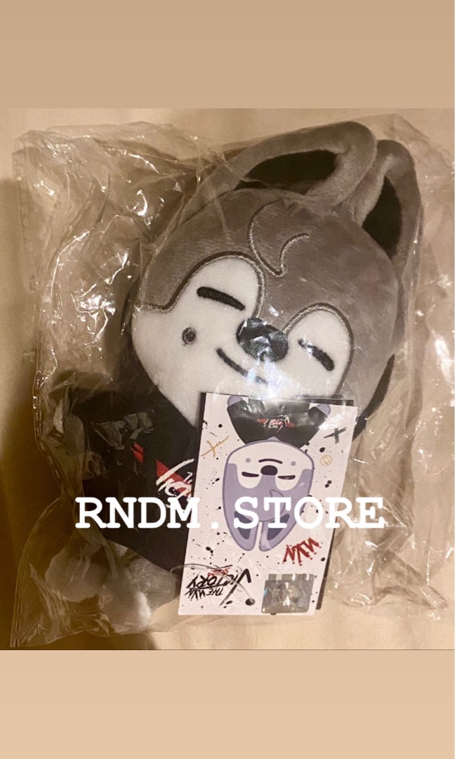WTS Skzoo Mini Wolfchan the victory doll [skz stray kids bangchan ...
