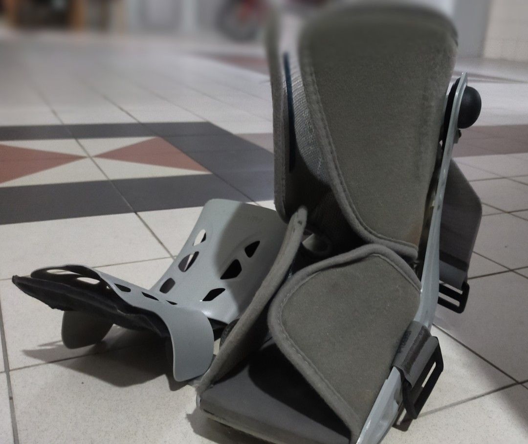 Aircast boot Medium size ( right foot), Health & Nutrition, Assistive ...