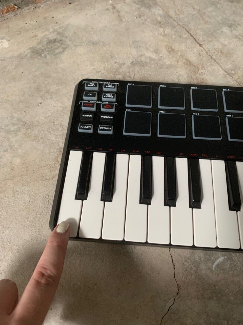 AKAI MPK MINI 1 (Production Keyboard), Hobbies & Toys, Music & Media ...