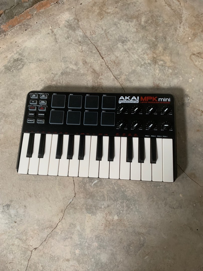 AKAI MPK MINI 1 (Production Keyboard), Hobbies & Toys, Music & Media ...