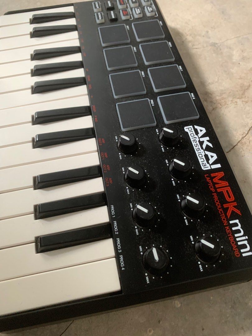 AKAI MPK MINI 1 (Production Keyboard), Hobbies & Toys, Music & Media ...