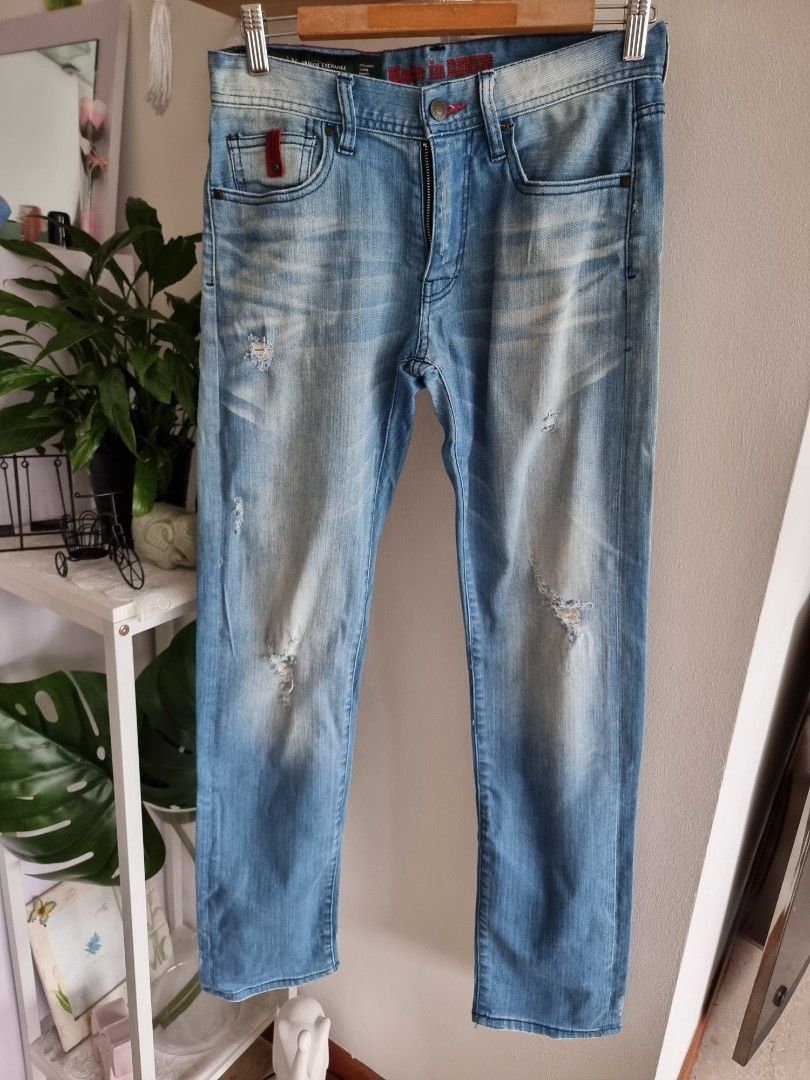 Amani Exchange Ripped Jeans, Men's Fashion, Bottoms, Jeans on Carousell