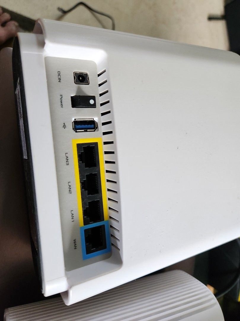 Asus CT8 ZenWifi Tri-Band AC3000 Gigabit mesh routers (not Wifi6), one ...