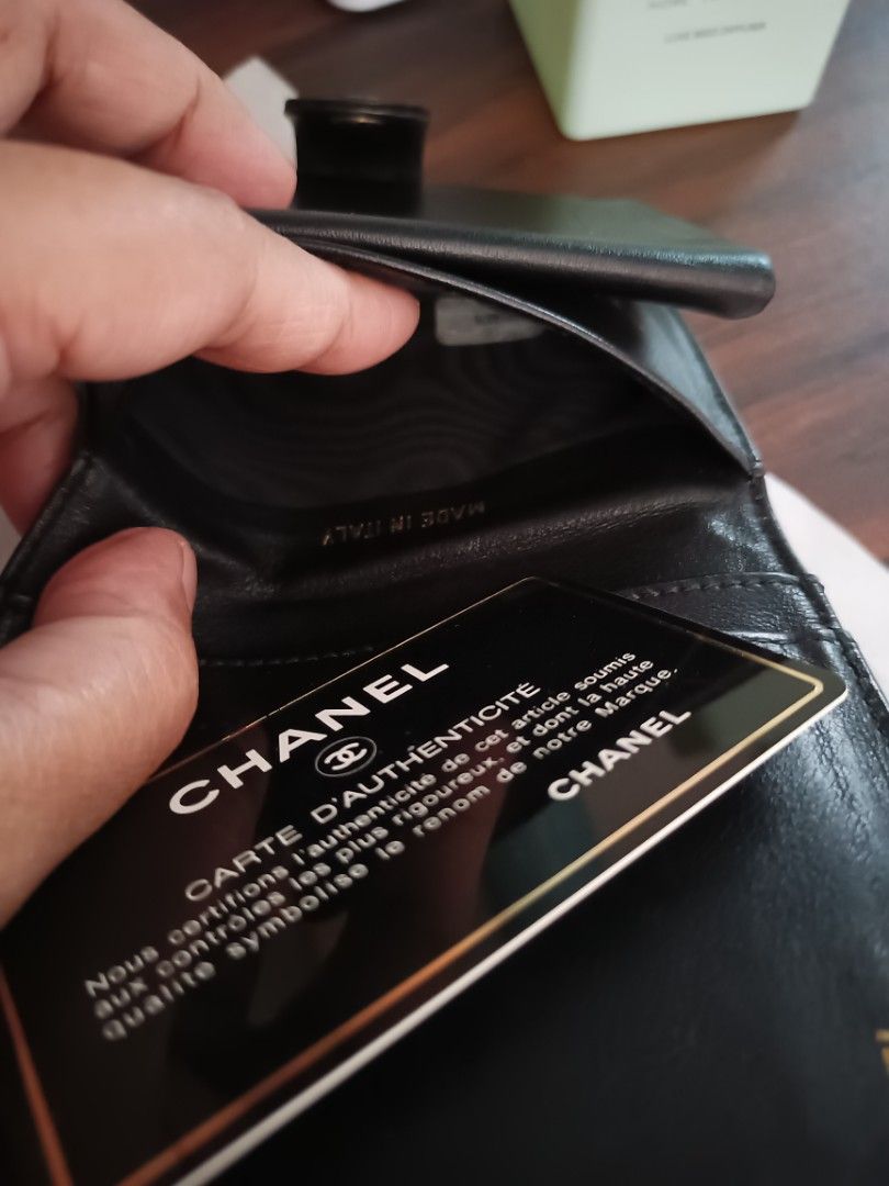 Auth Vintage Chanel Bifold Wallet, Luxury, Bags & Wallets on Carousell