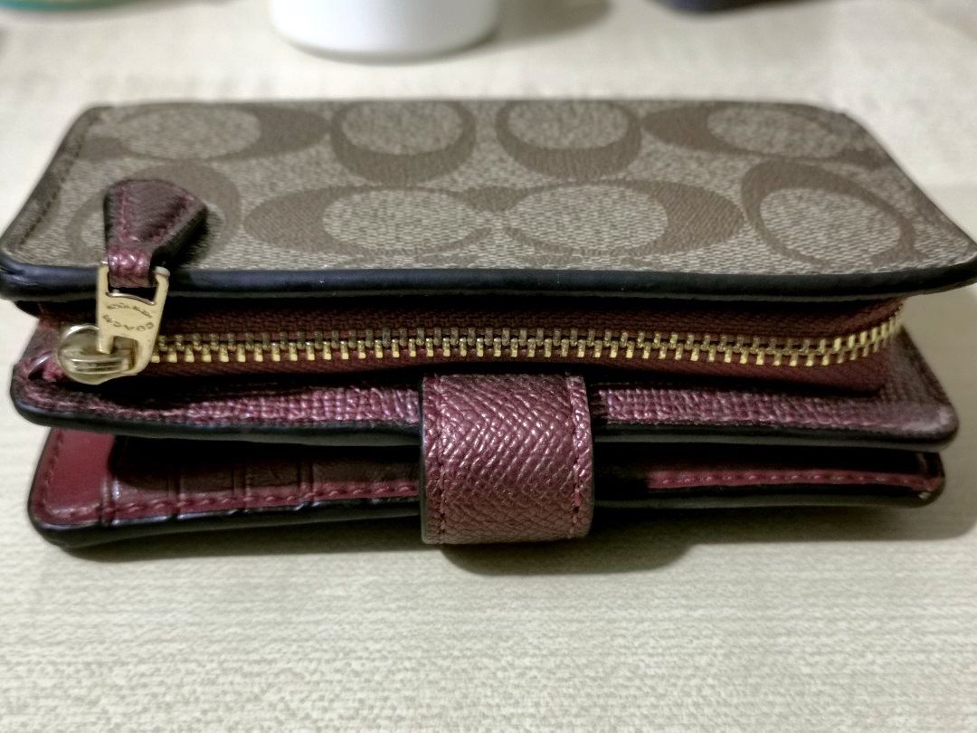 Authentic Coach Wallet, Women's Fashion, Bags & Wallets, Wallets & Card ...