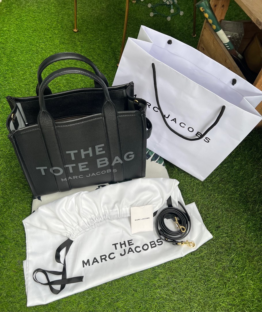 Marc Jacobs the tote bag (SMALL), Luxury, Bags & Wallets on Carousell