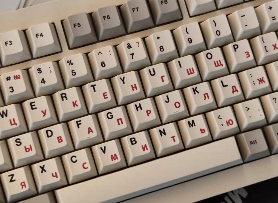 BNIB PBT Vintage Beige Keycaps with Red Russian Sublegends 9009 ...